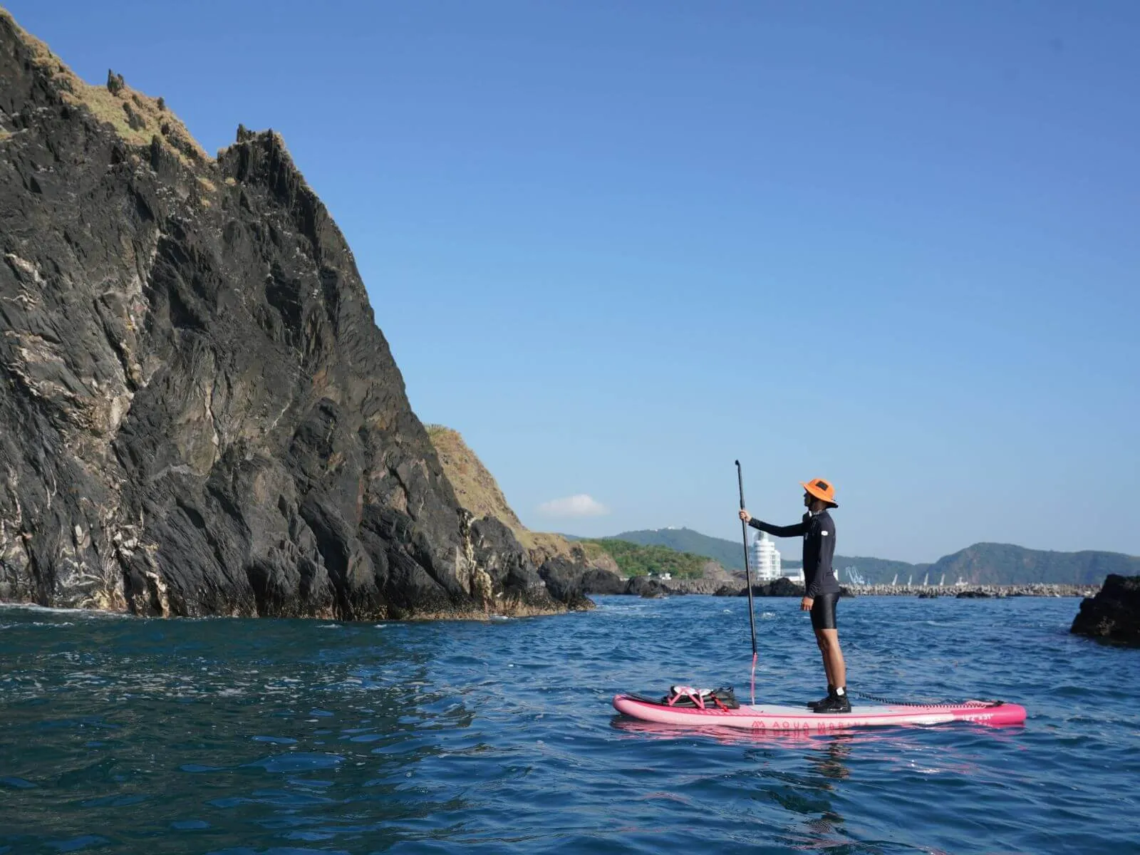宜蘭南方澳SUP｜豆腐岬秘境｜賊仔澳玻璃沙灘｜穿越猴猴鼻
